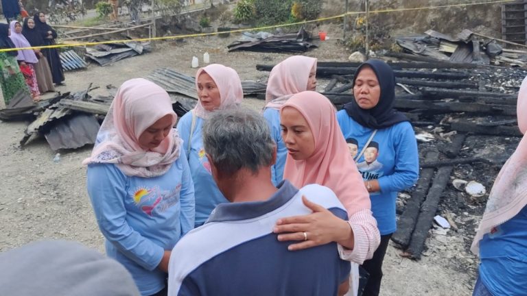 Istri Sumarling-Timber Turut Berduka